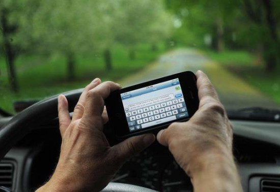 Why Your Brain Can't Handle Texting and Driving - Mindful