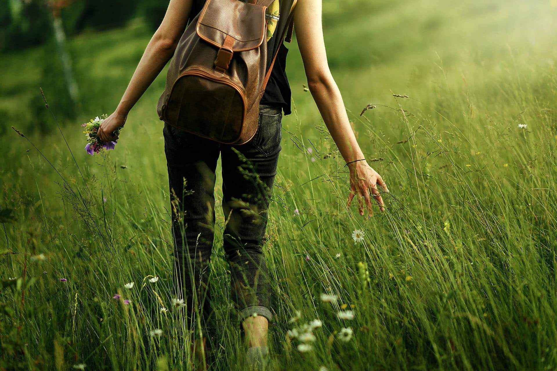 6 Ways to Enjoy Mindful Walking 6 Ways to Enjoy Mindful Walking